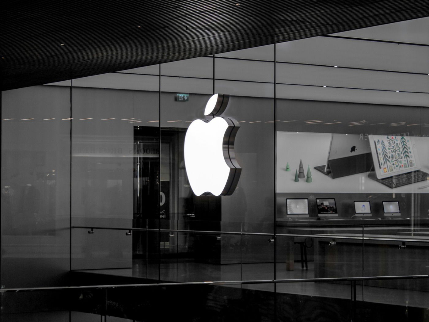 Apple é obrigada a permitir lojas de apps alternativas no Brasil - TechShake