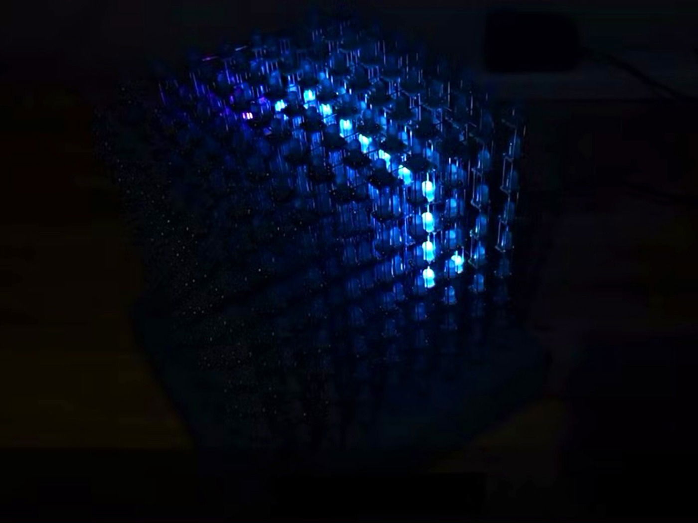 Nostalgia geek: cubo de LEDs executa jogos clássicos e até roda Doom em ...