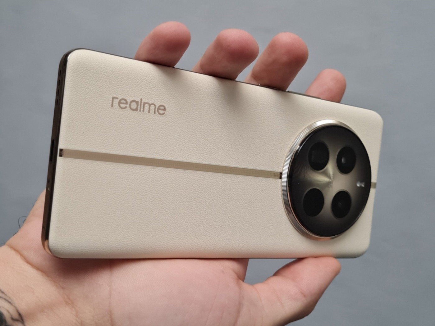 Review realme 12 Pro+: um intermediário avançado para quem busca ...